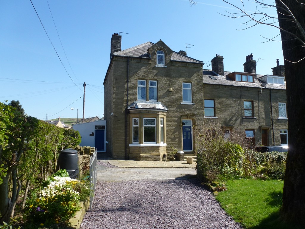 Substantial 5 Bed Period House near Halifax - The Online Letting Agents Ltd
