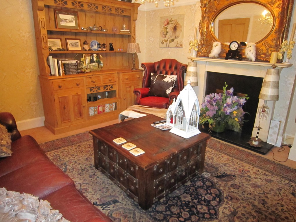 Detached Character 4 Bedroomed House to Let in Littledown - The Online ...
