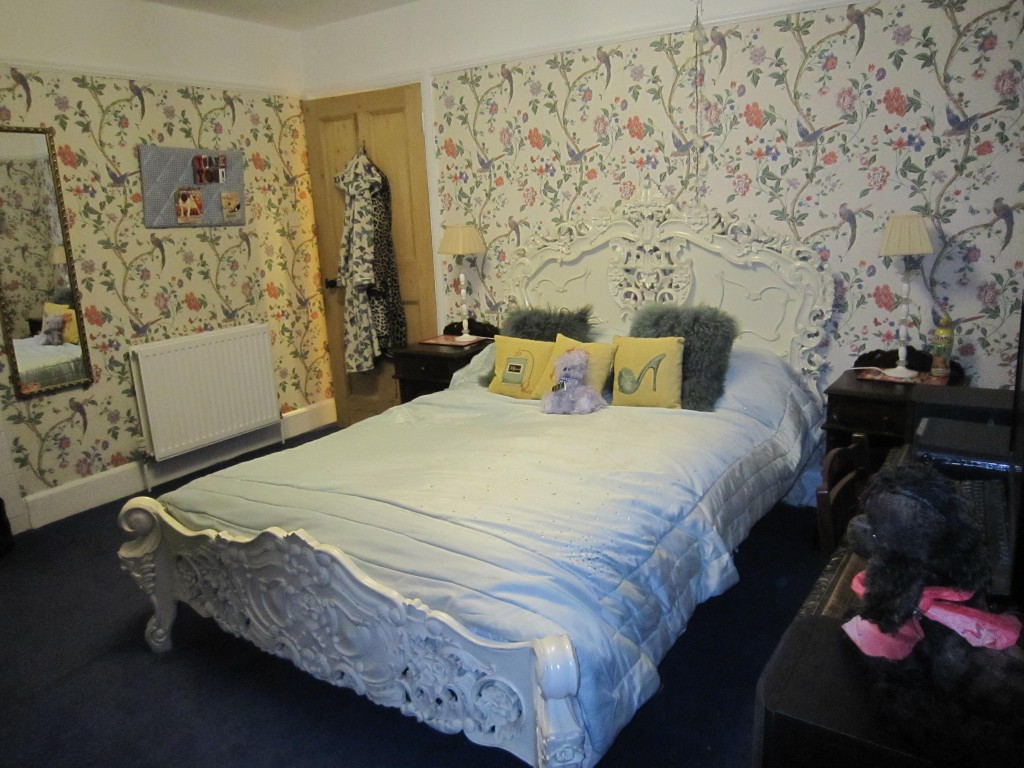 Detached Character 4 Bedroomed House to Let in Littledown - The Online ...
