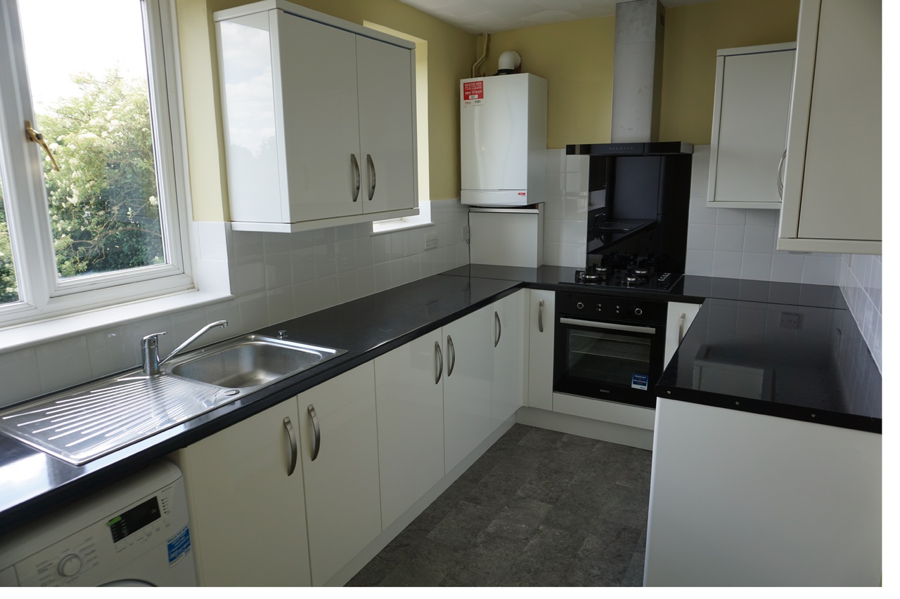 Spacious Two Bedroom Split Level Flat in Northolt - The Online Letting ...