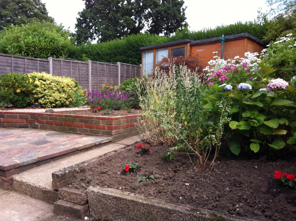 2 Bed End of Terrace with Front and Rear Gardens - The Online Letting ...