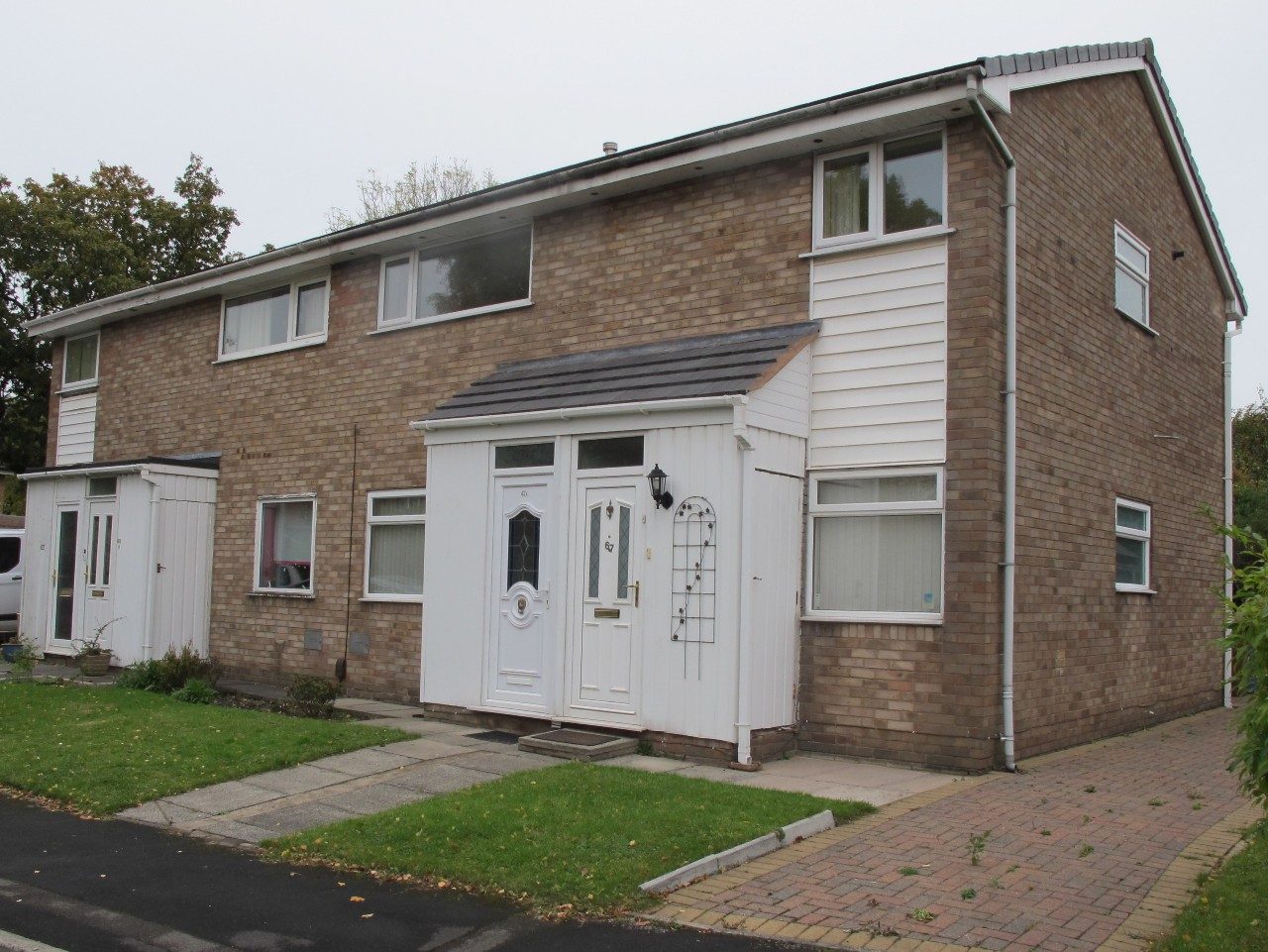 Bright, Spacious Flat in Popular Location in Astley Village - The ...