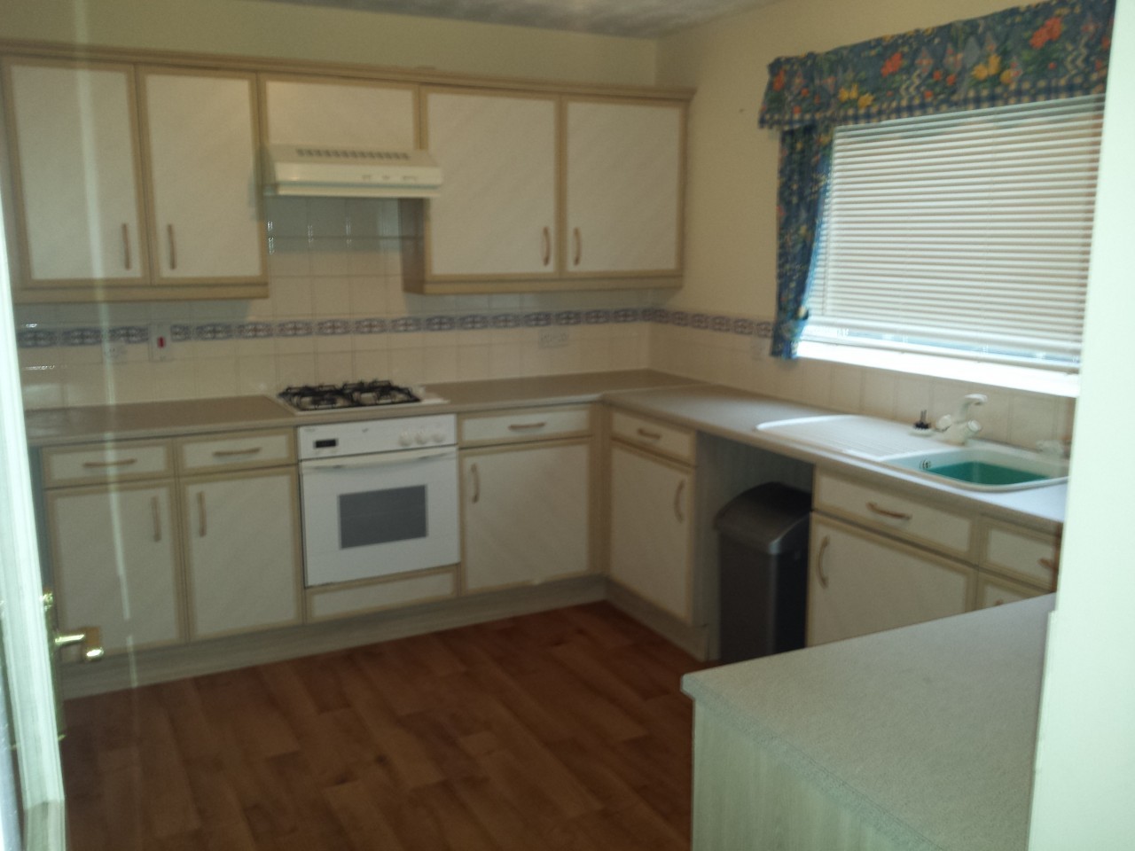 Three Bedroom Modern Detached House to Let in Chilwell - The Online ...