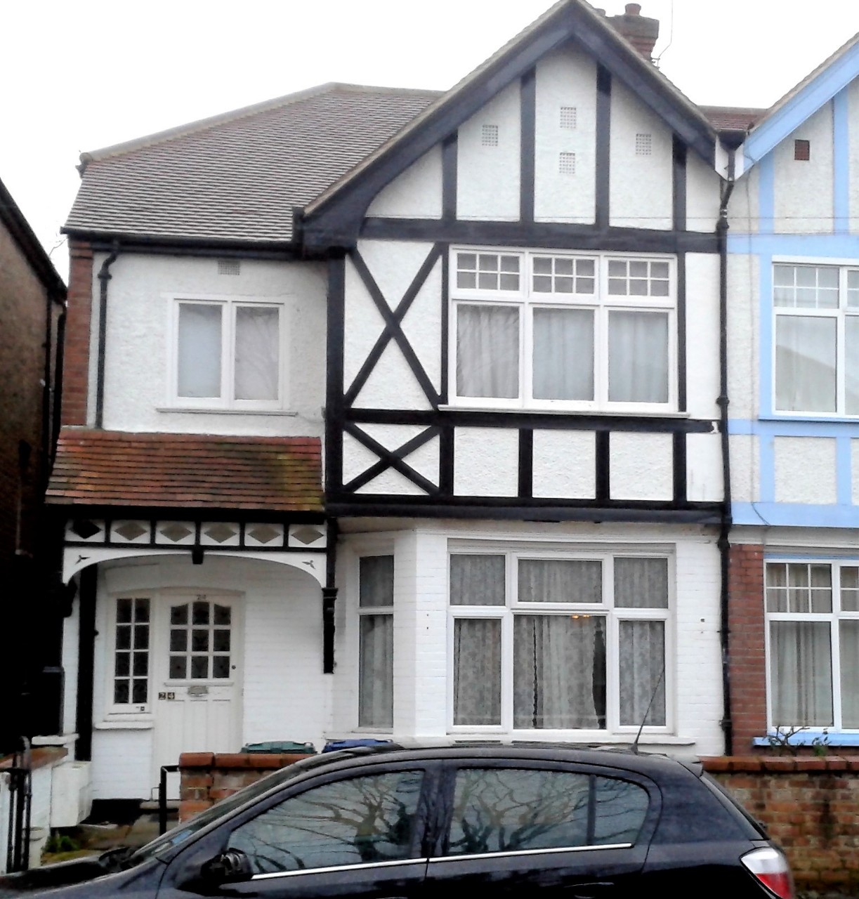 Stylish Period Conversion 2 Bed Flat To Let in NW4 - The Online Letting ...
