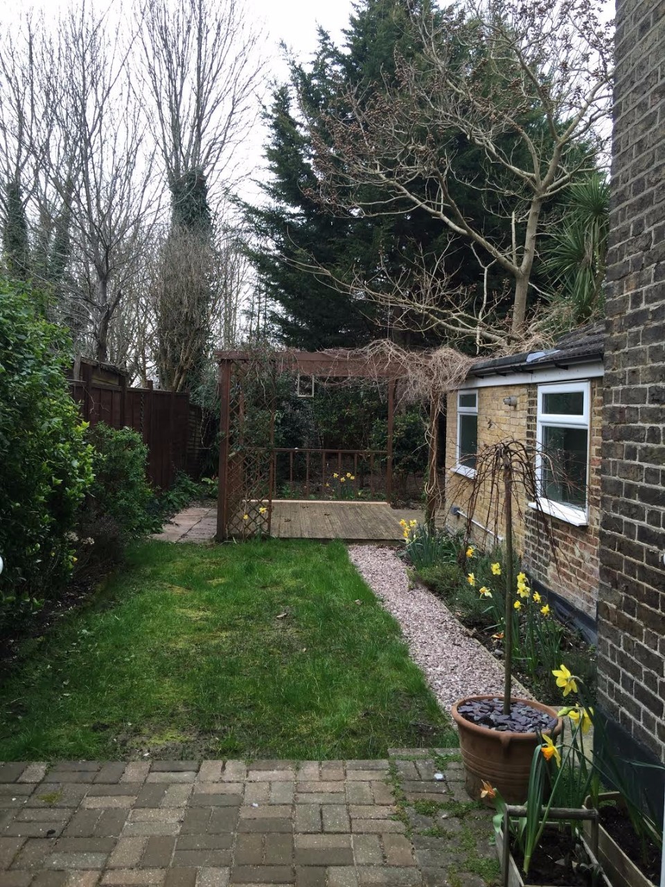 Large, Recently Decorated Victorian Conversion Flat in South Croydon ...