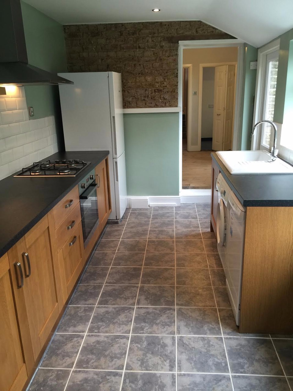 Large, Recently Decorated Victorian Conversion Flat in South Croydon ...