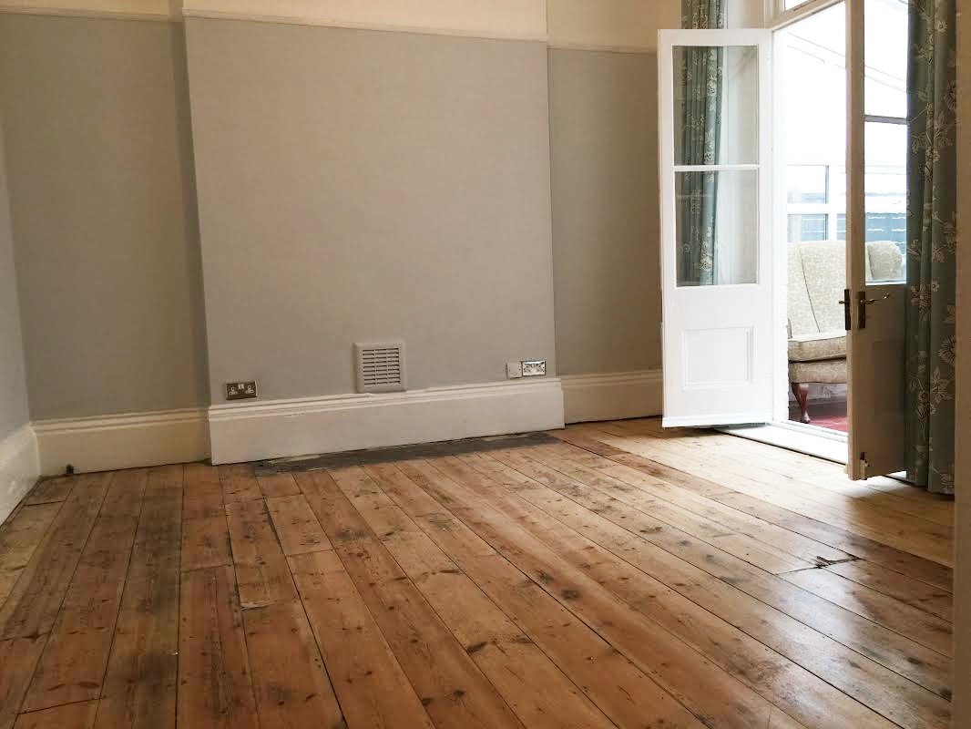 Large, Recently Decorated Victorian Conversion Flat in South Croydon ...