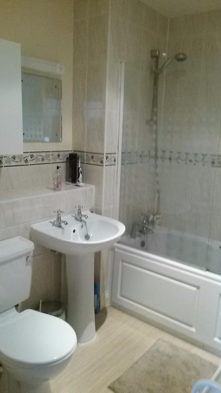 Large, Recently Decorated Victorian Conversion Flat in South Croydon ...