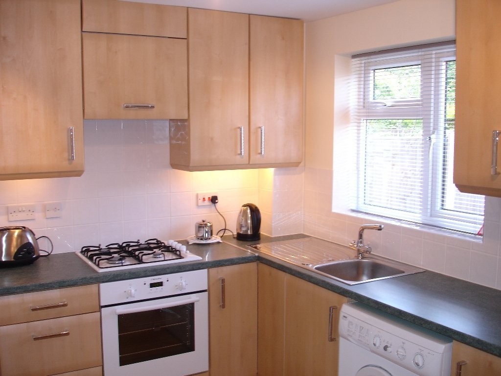 Exclusive 2 Bedroom Semi Detached House to Let Radbrook Green Just ...