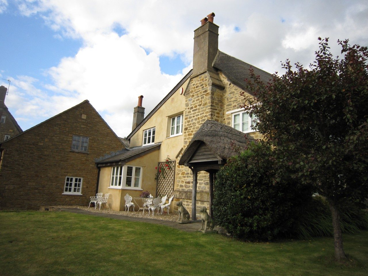 Detached Grade 2 Listed Thatched 4 Bedroomed House To Let in Chideock ...