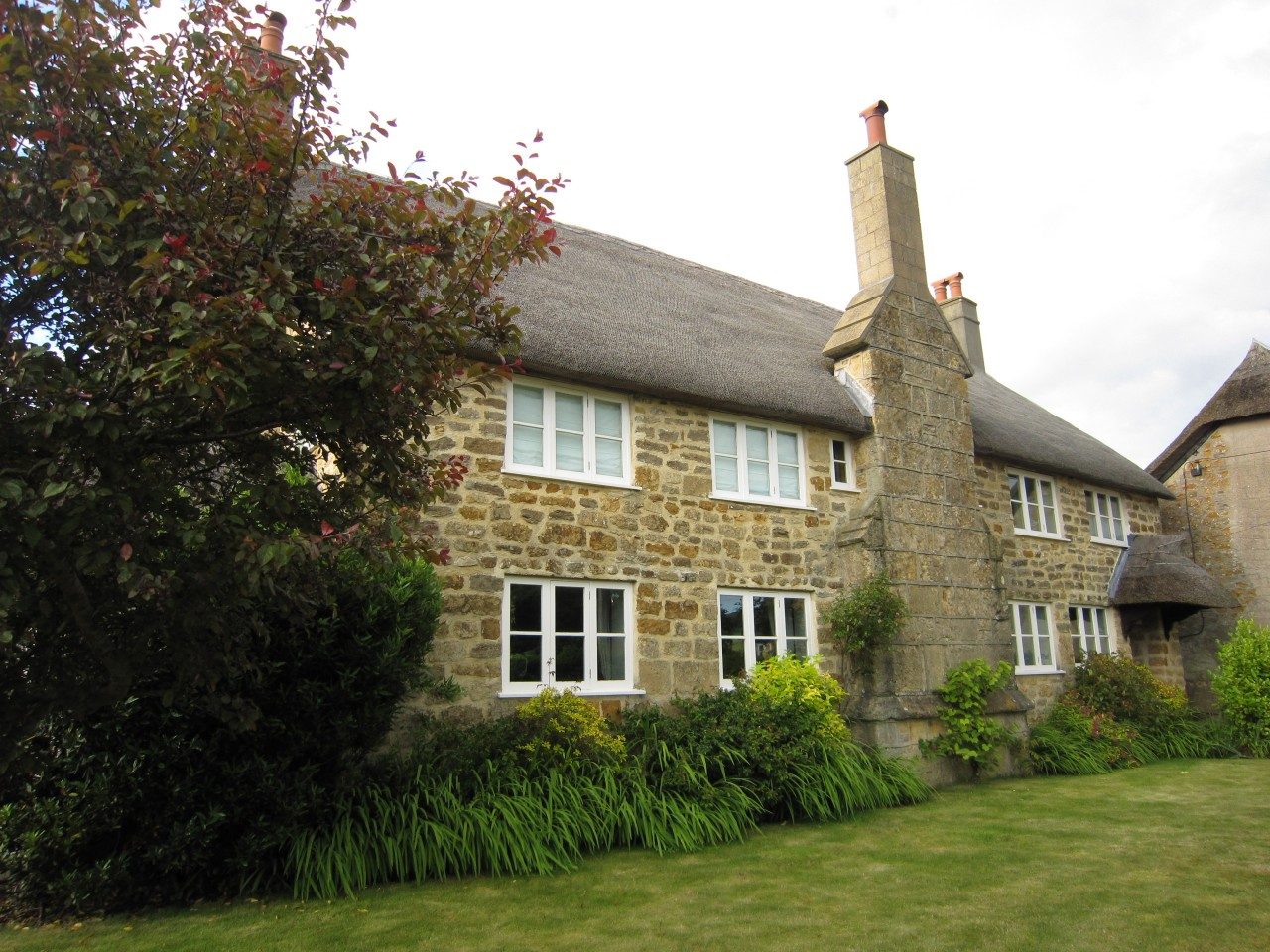 Detached Grade 2 Listed Thatched 4 Bedroomed House To Let in Chideock ...