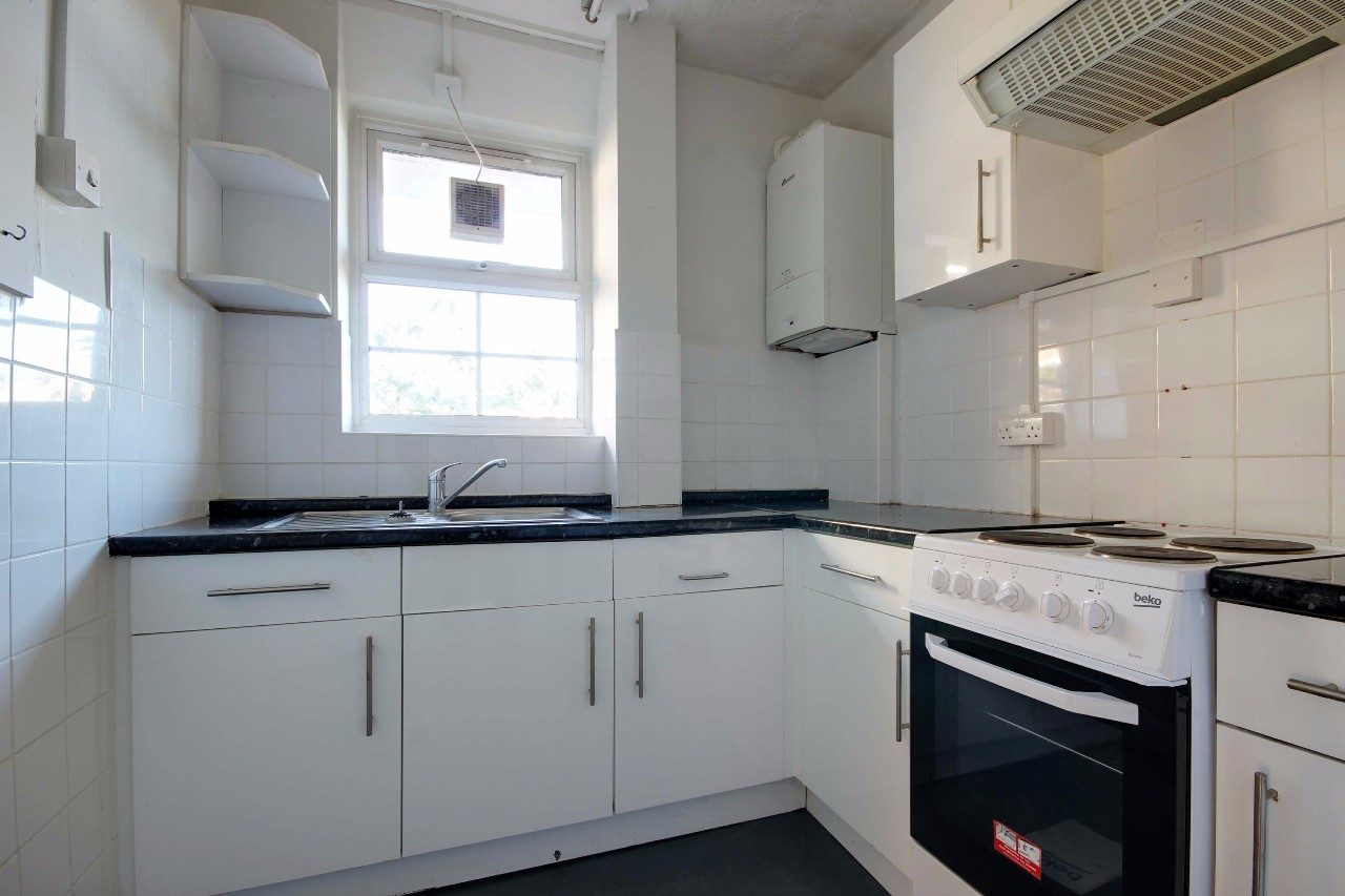 Three Double Bedroom Flat To Let in Hackney with Stunning Parkside ...
