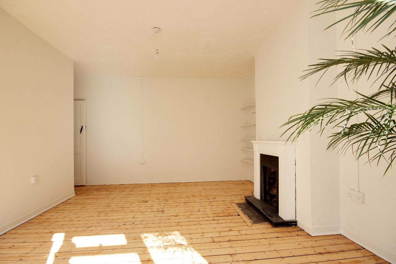 Three Double Bedroom Flat To Let in Hackney with Stunning Parkside ...
