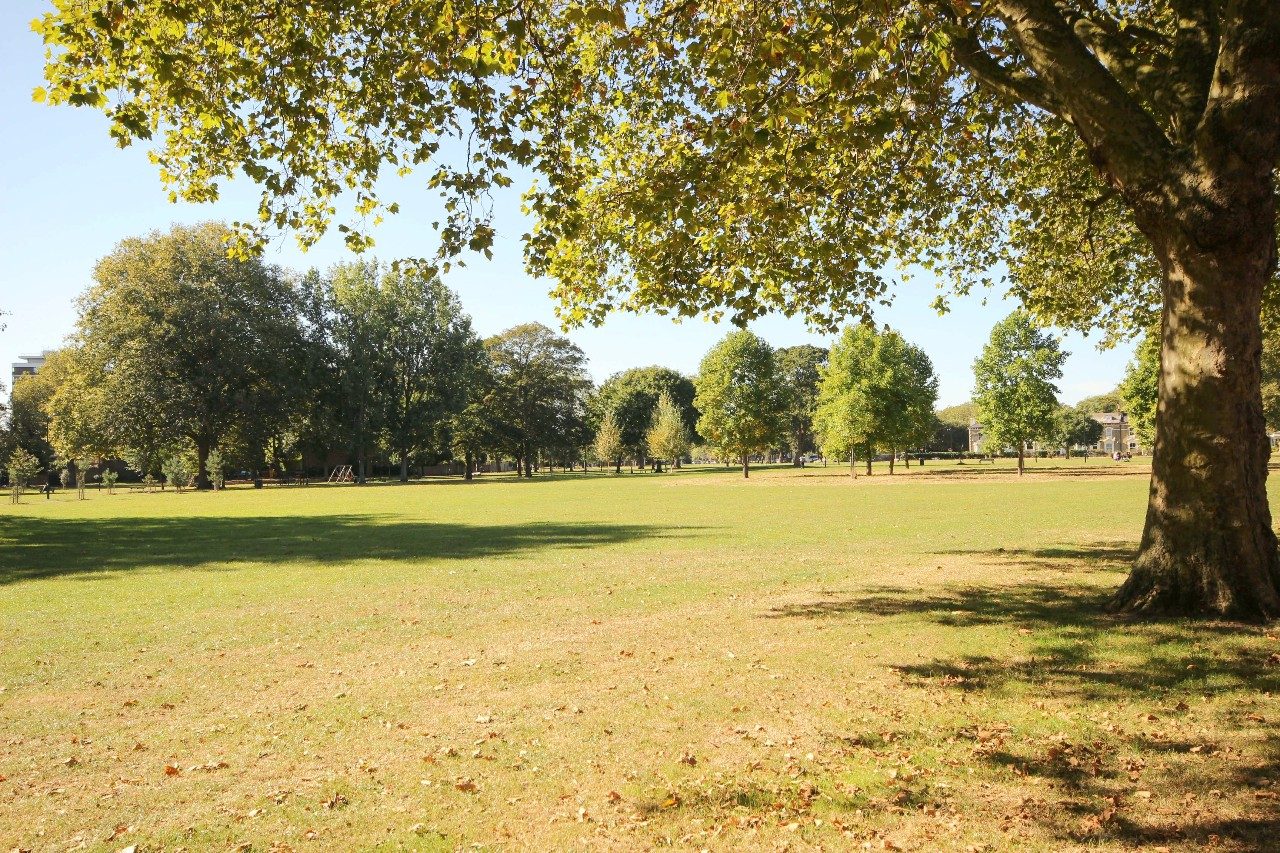 Three Double Bedroom Flat To Let in Hackney with Stunning Parkside ...