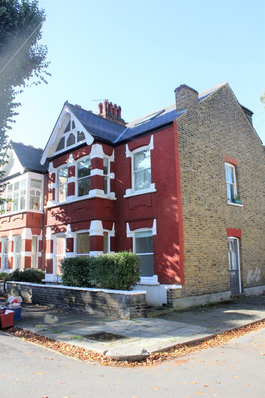 Two Bedroom Garden Flat to Let in Chiswick, with Original Features and ...