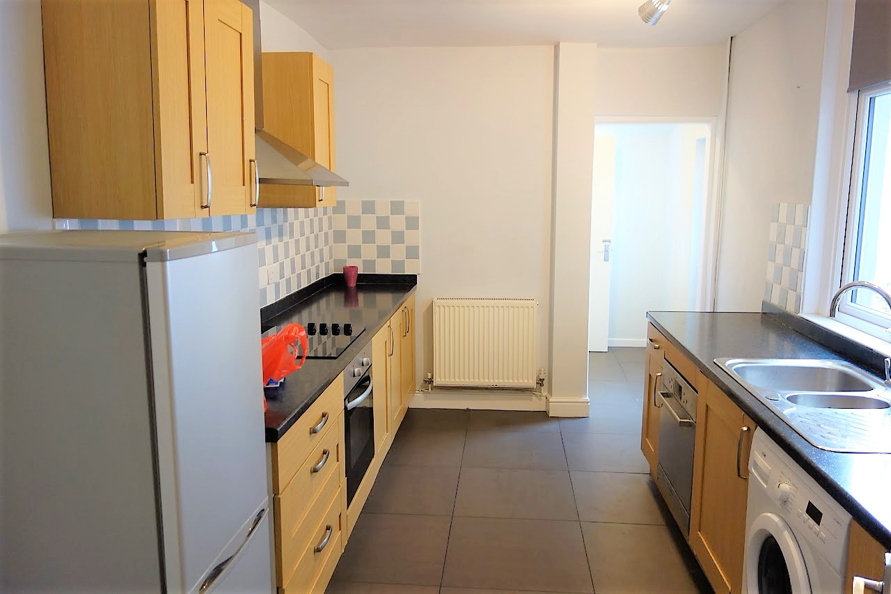 Beautiful 3 Double Bed House to Let in Splott - The Online Letting ...