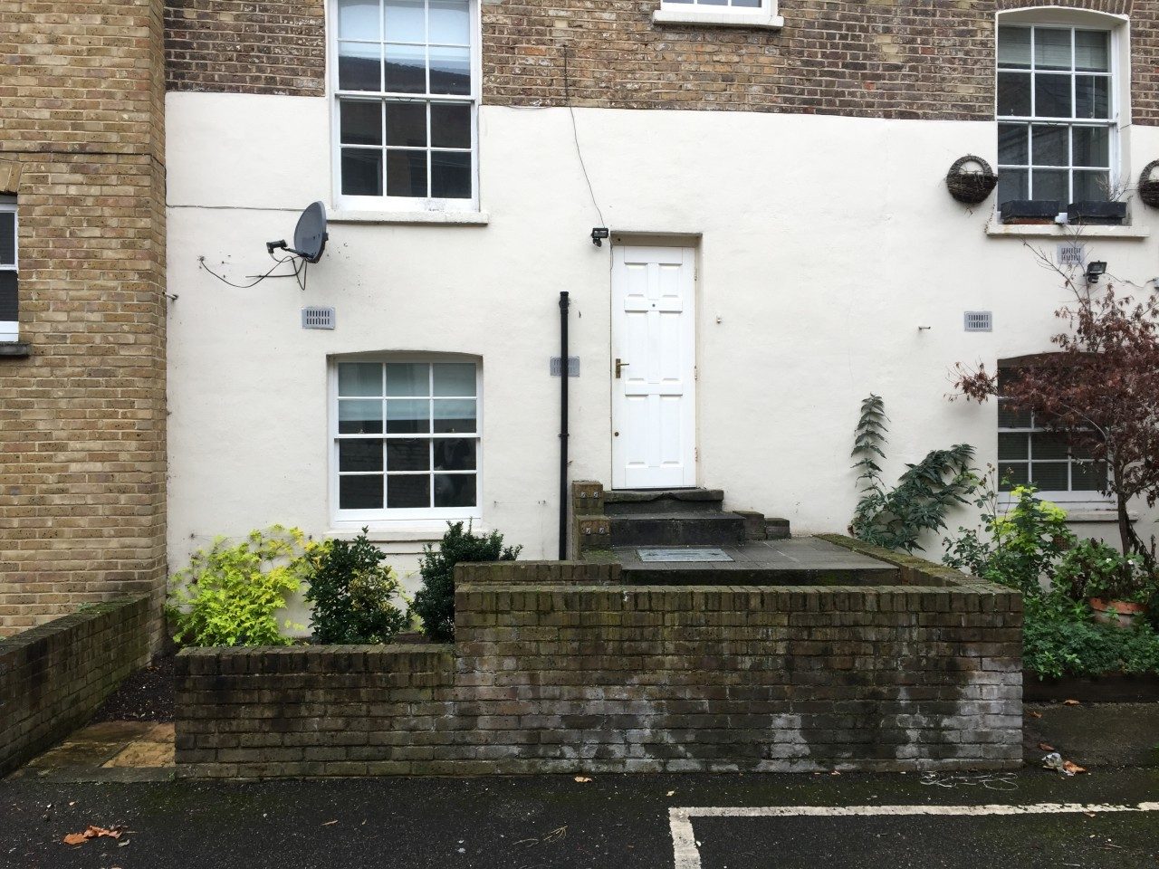 2 Bedroom Split-Level Flat To Let in E8 - Great Location! - The Online ...