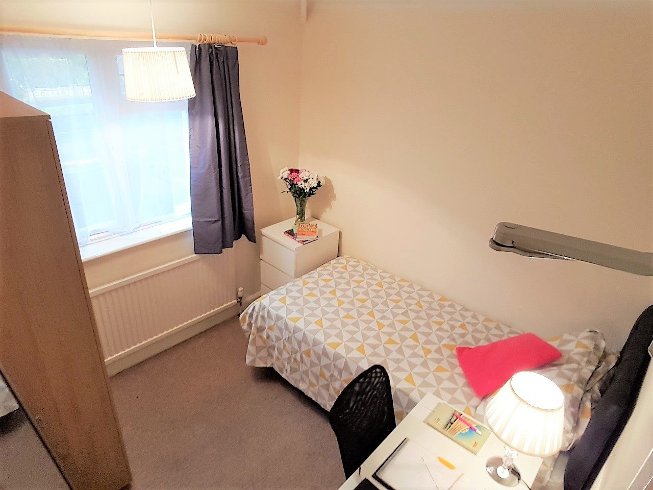 Single Room in Large House with easy access to A14 and Cambridge City ...