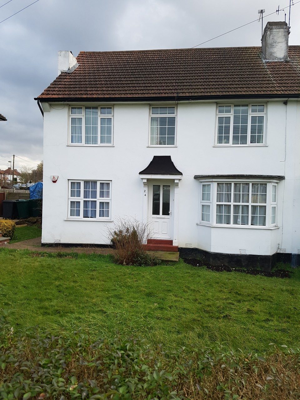 Large, Two Bedroom Ground Floor Maisonette with Garden, To let in Mill ...