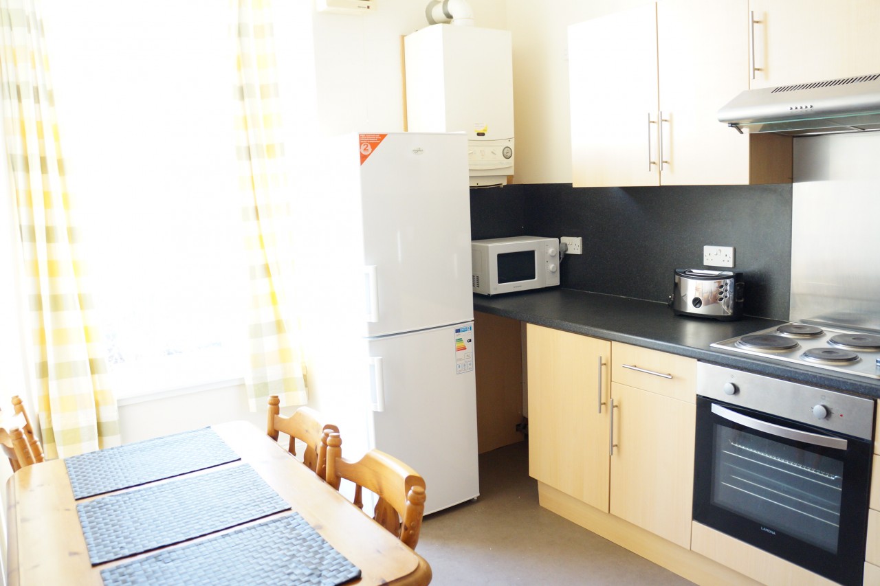 Two Bedroom Flat to Rent in Edinburgh - The Online Letting Agents Ltd