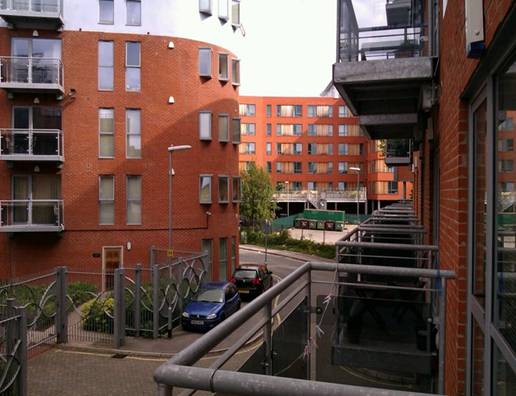 Huge Centrally Located Studio Apartment to Rent in Leeds - The Online ...