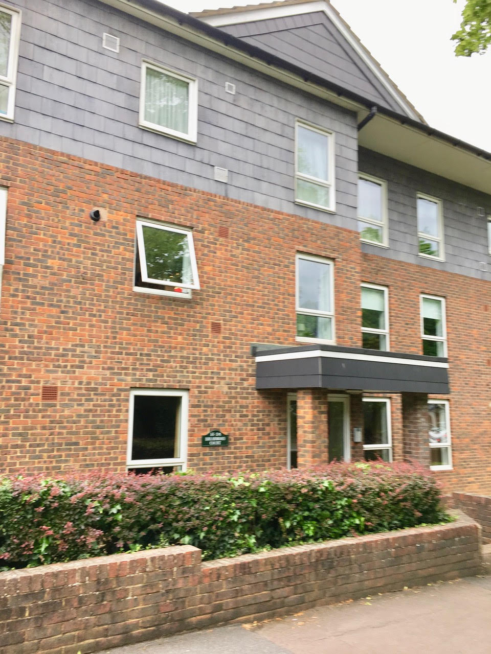 Spacious 1 Bedroom Flat in Prime Location, Worcester Park - The Online ...