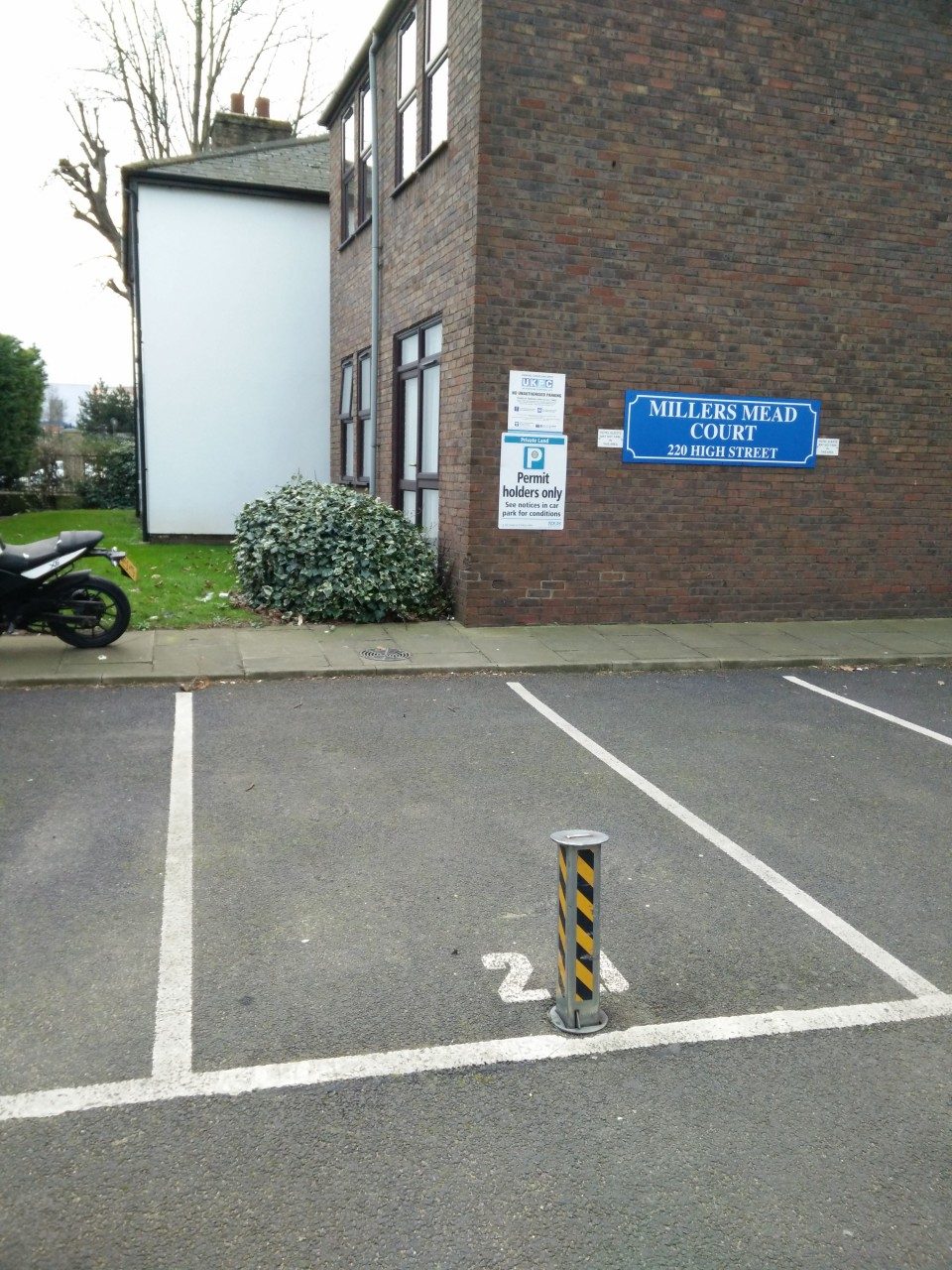 One bed flat to let opposite Colliers Wood tube station - The Online ...
