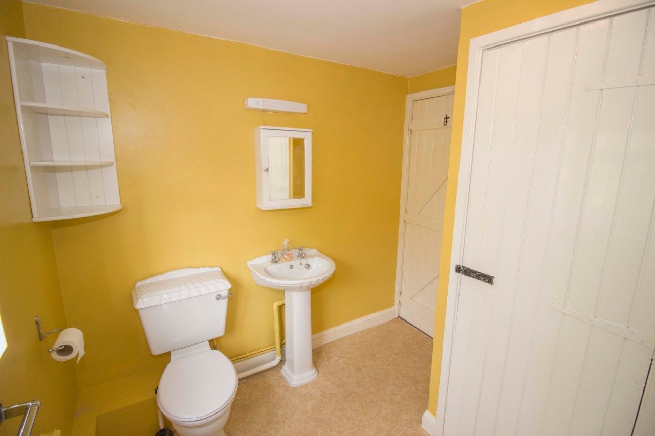 Charming 3 bedroom detached cottage to let in Boyton End, near Stoke-by ...