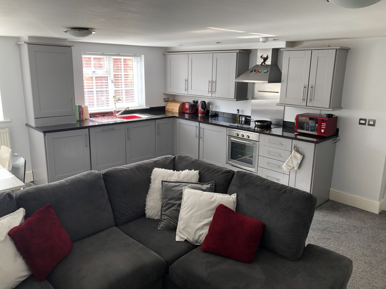 Ground floor split level flat in in centre of pretty Leicestershire ...