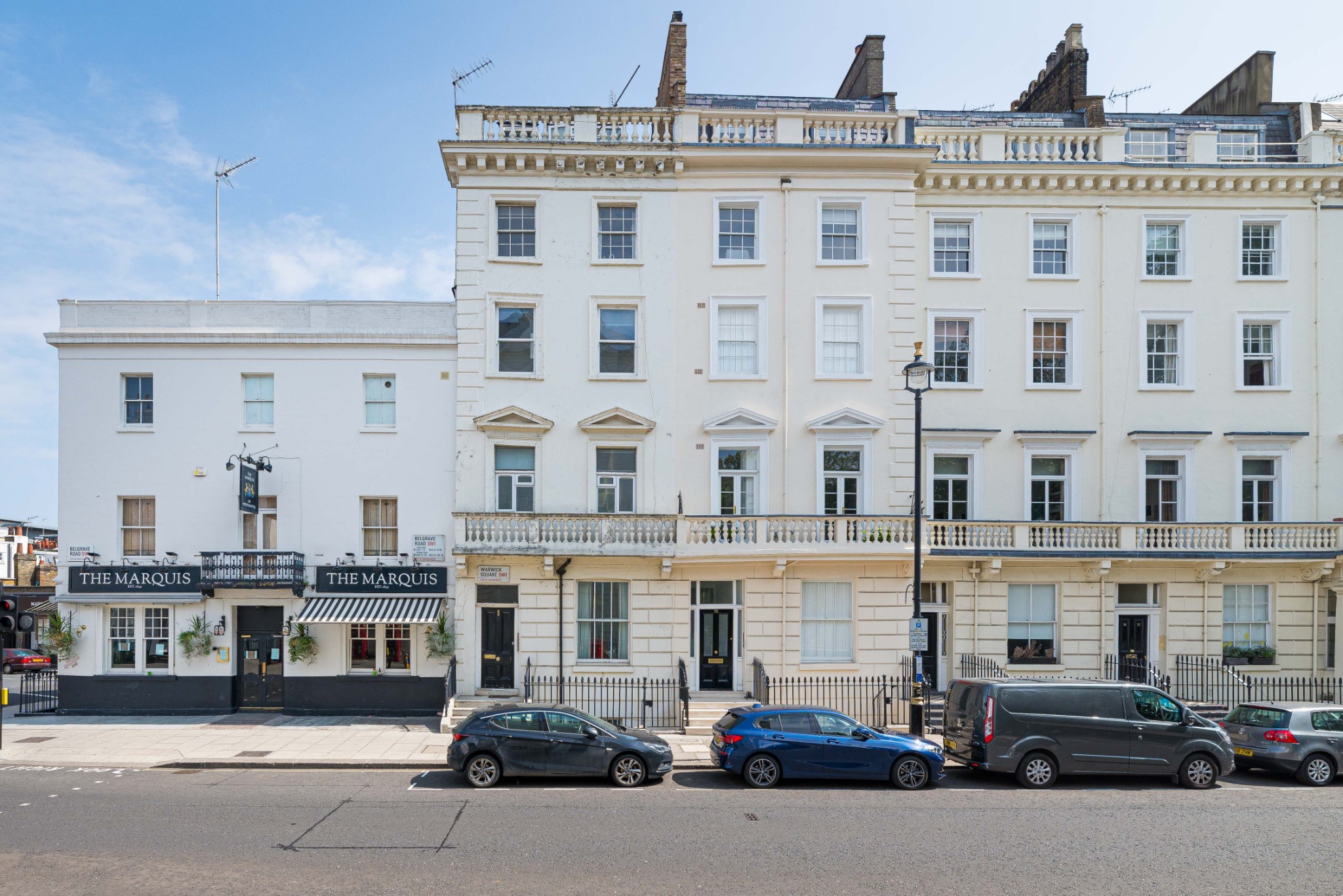 Stunning Studio with all utility bills included to let in Warwick ...