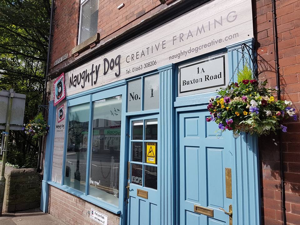 Spacious 1 bedroom, 2 floor flat in the middle of Disley village. 5 ...