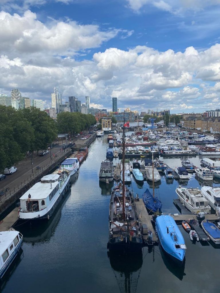 Beautiful riverside flat with amazing views of marina and Canary Wharf ...