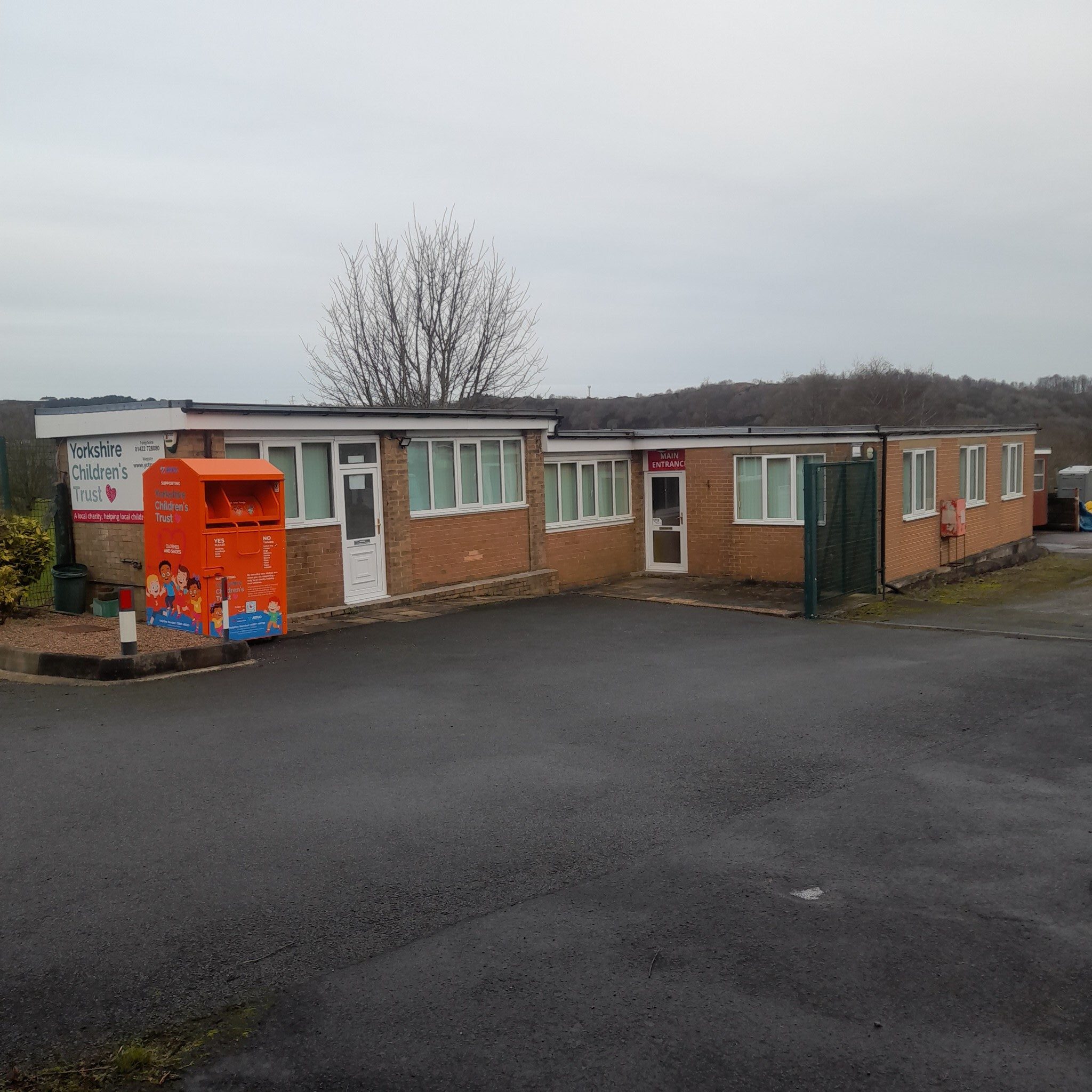 Self Contained Office Unit Complete with Private Parking - The Online ...
