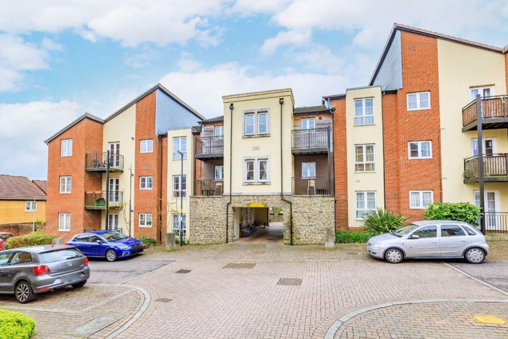 Modern Ground Floor 2 Bedroom Flat in Horfield, Bristol - The Online ...