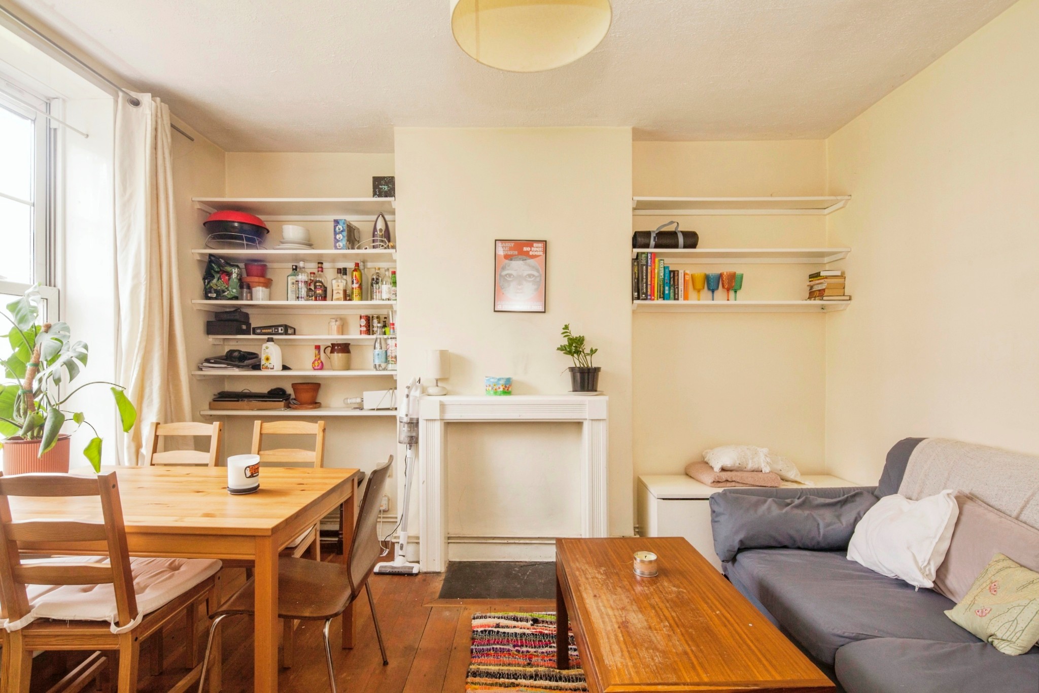 One Double Bedroom Available in a 3 Bed Flat with Large Window with a ...